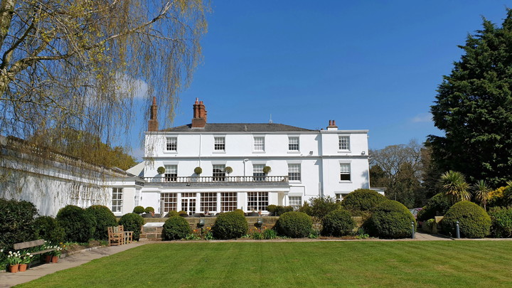 Rowton Hall Hotel And Spa - Cheshire