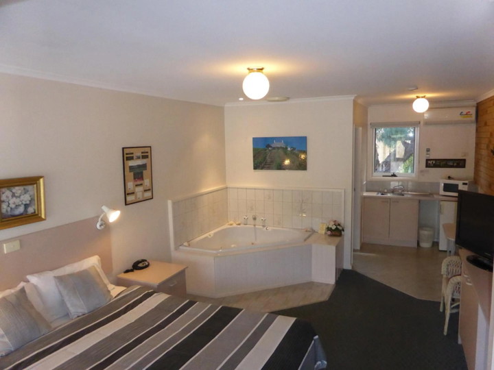 Balnarring Village Motor Inn - Phillip Island