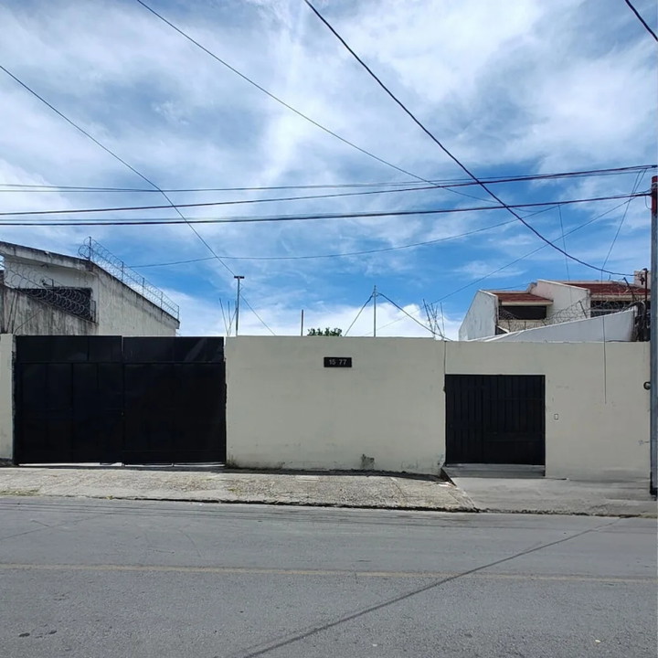 Gold House Parking & Hostal - Guatemala City