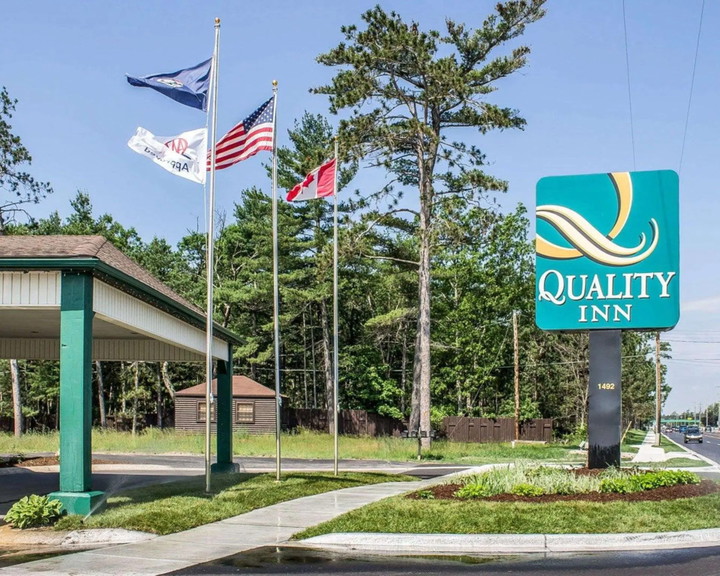 Quality Inn Traverse City - Traverse City, MI