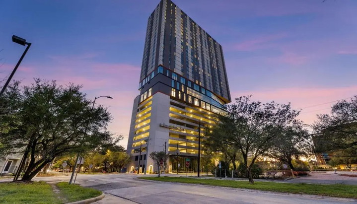 Sentral Forme Houston - Houston, TX