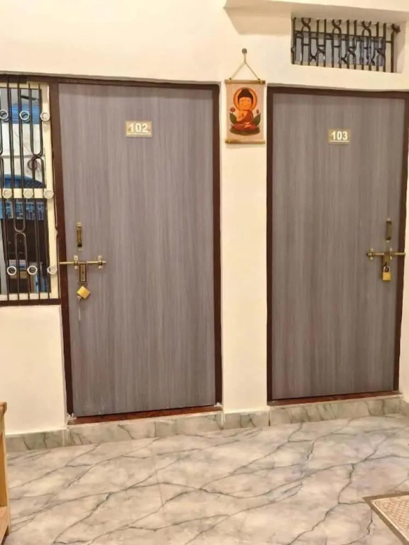 Rainbow Inn - Varanasi