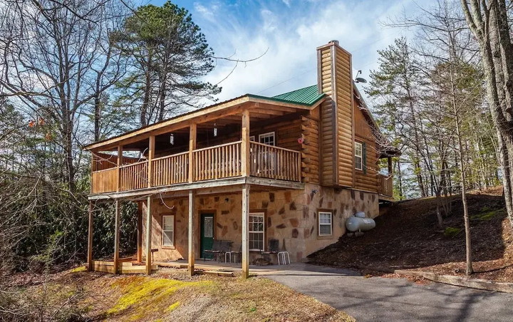 Sleepin' Inn 2 Bedroom Cabin By Redawning - Gatlinburg, TN