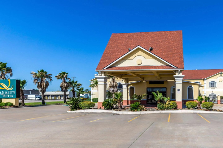 Quality Suites North Houston - Houston, TX