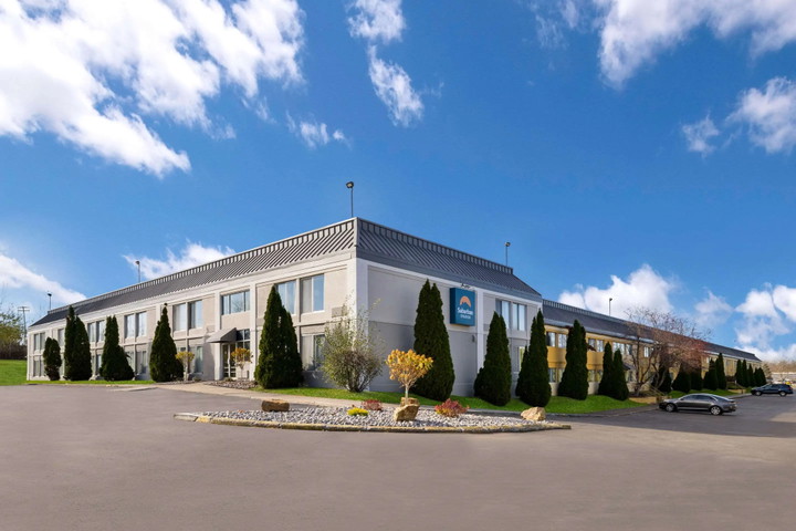 Quality Inn & Suites Syracuse Fairgrounds - Skaneateles