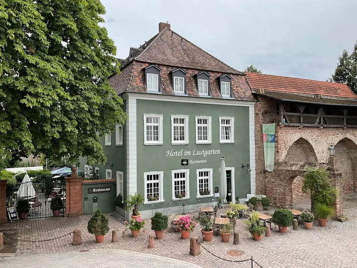 Hotel Im Lustgarten - Dossenheim