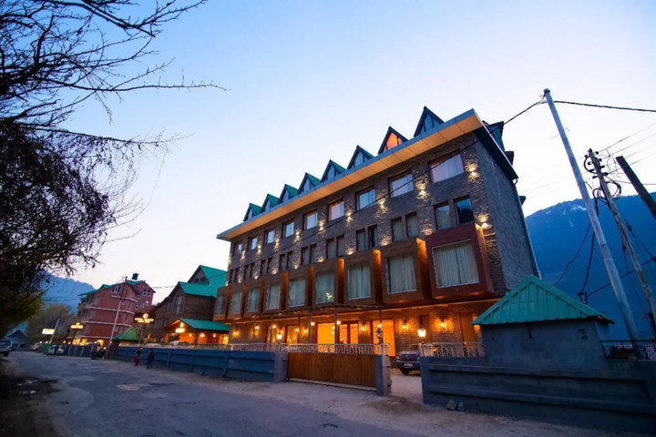 Coral Resort And Spa, Centrally Heated Mountain Side Resort, Manali - Manali