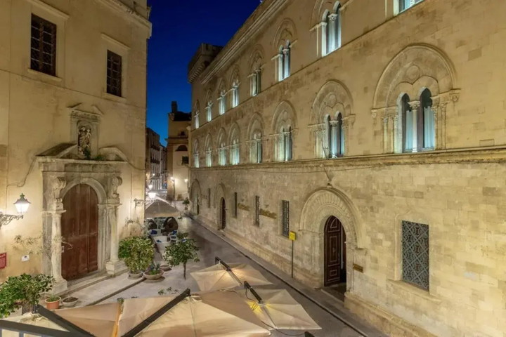 Fiveplace Design Suites Apartments - Trapani