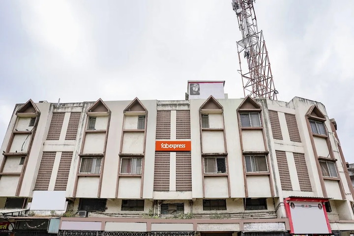 Fabexpress Sai Lodging - 納希克