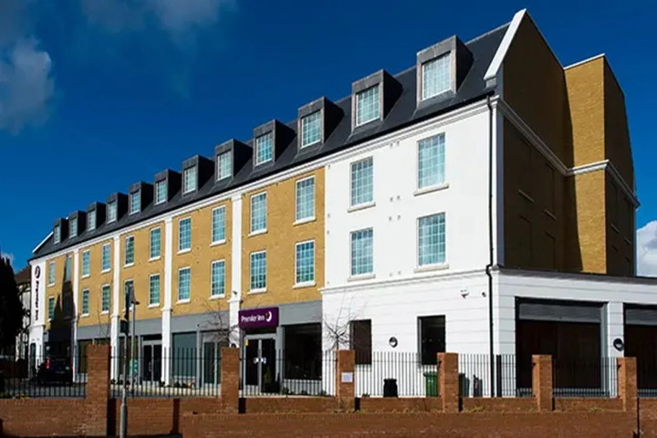 Premier Inn Epsom Town Centre - エプソム