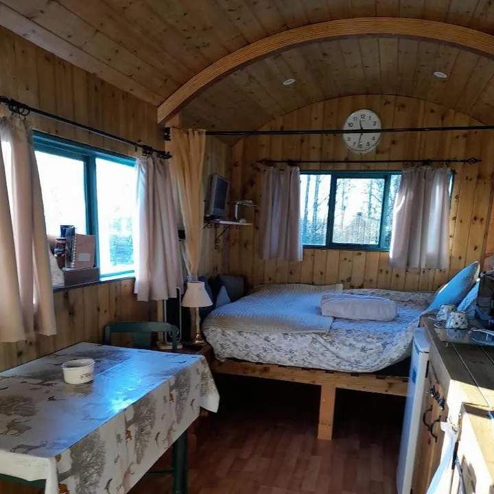 Lower Haven Shepherds Hut - Cotswolds