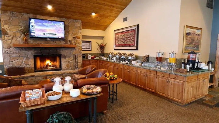 Pine Inn At Trail's End Lodge - Two Bedroom Condo Residence With Spa #7 By Deer Valley Resort - Park City, UT