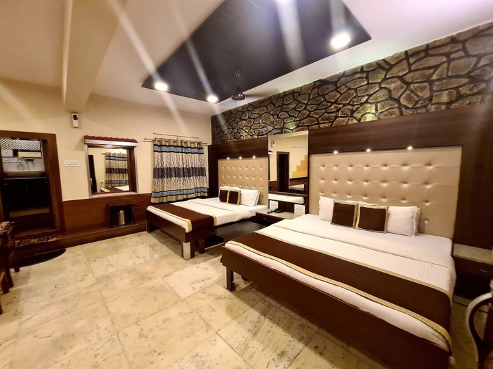 Eminence Palm Residency - Mount Abu