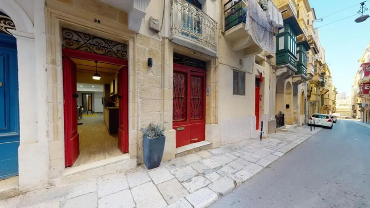 Central Valletta - 1 Bedroom Maisonnette - Valletta