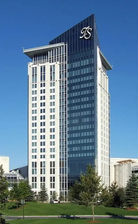 The Tower At Turning Stone Resort Casino - State of New York