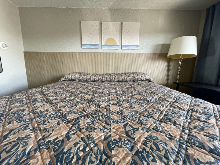 Stone Creek Inn - Country Club Hills, IL