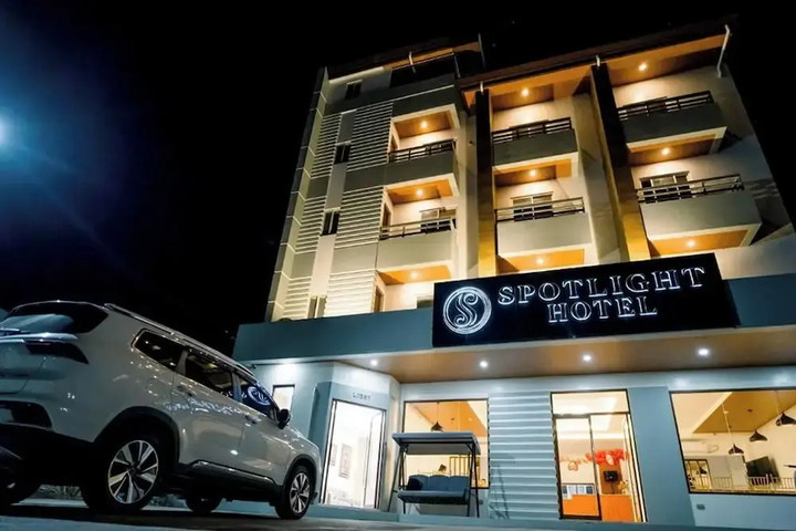 Spotlight Hotel Near Hundred Islands Wharf - Alaminos