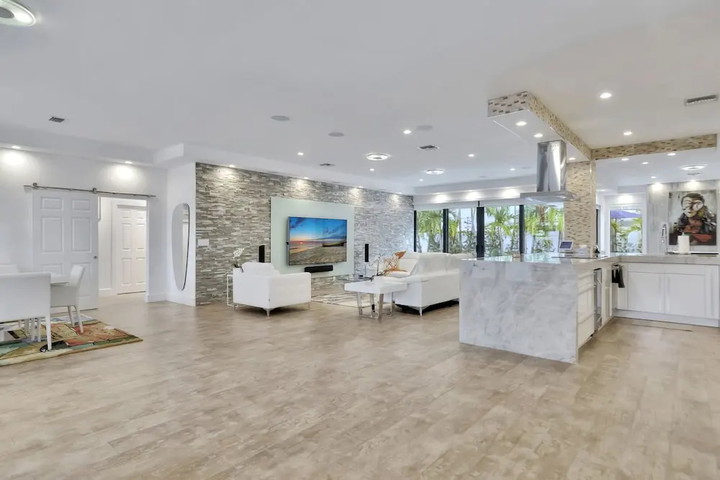 Lynora's Luxe Estate Modern Design - Fort Lauderdale, FL