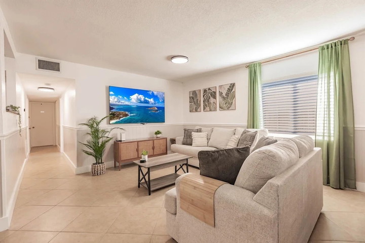Fox Lagoon Pool Spa Villa 6bd Luxury Stay - Fort Lauderdale