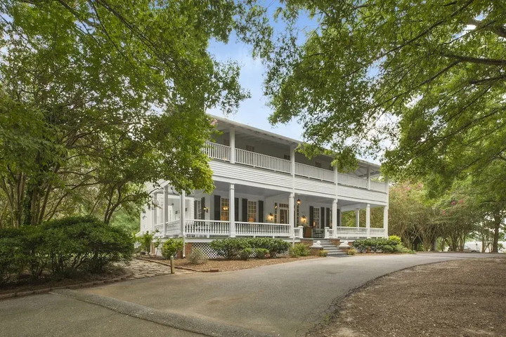 Liberty Hall Bed And Breakfast - Lake Hartwell
