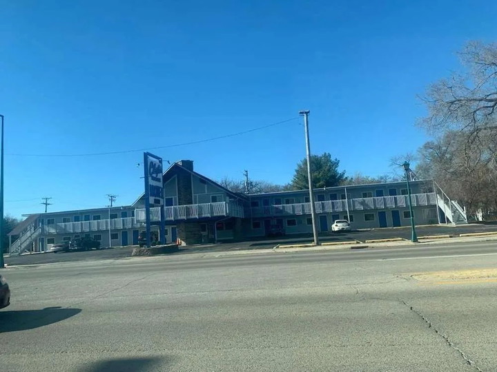 Clayton House Motel - Rockford, IL
