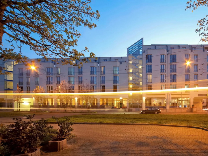 Premier Inn Stuttgart Bad Cannstatt Hotel - Black Forest