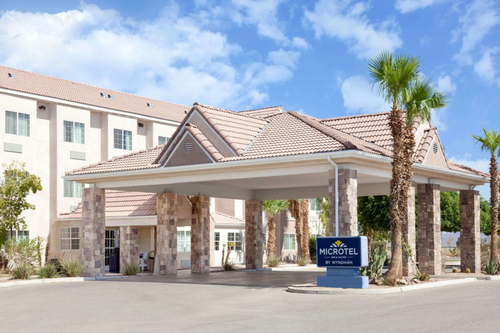 Microtel Inn & Suites By Wyndham Wellton - Baja California