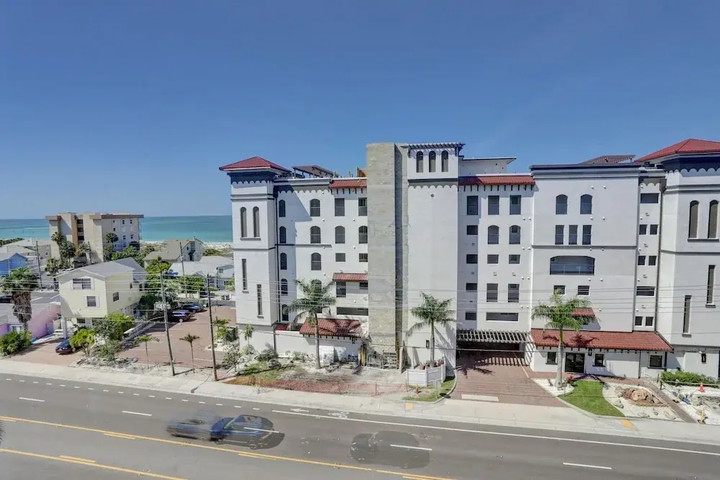 Madeira Bay Resort I 1504 - Treasure Island, FL