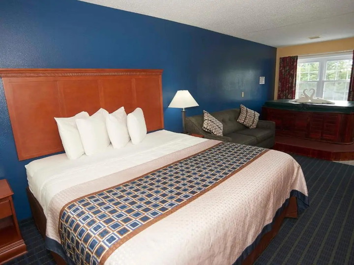 Swiss Chalets Village Inn - New Hampshire
