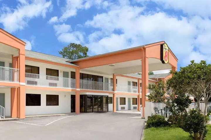 Super 8 By Wyndham Ocean Springs Biloxi - Biloxi, MS