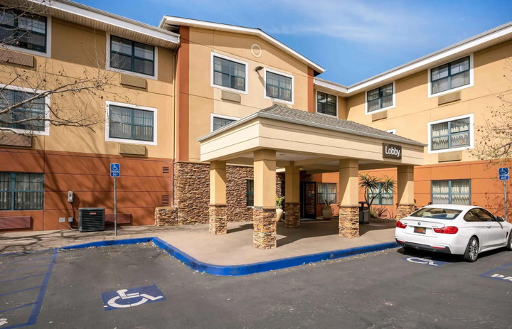 Extended Stay America Suites Santa Barbara Calle Real - California