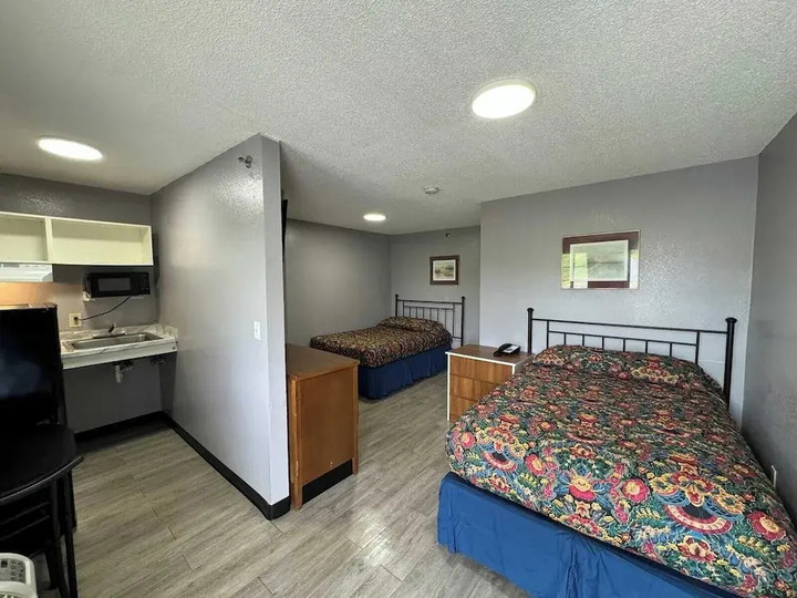 Live In Lodge - Snellville, GA