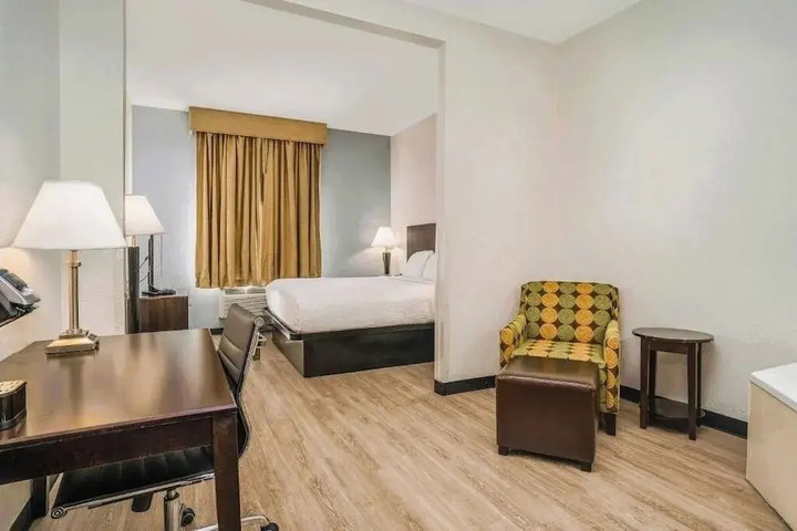 The Windstar Hotel - Emerald Isle / Swansboro - Cedar Point, NC
