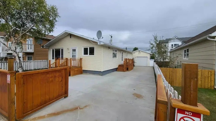Yk Aurora B&b - Yellowknife