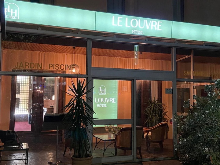 Cit'hotel Le Louvre - オランジュ
