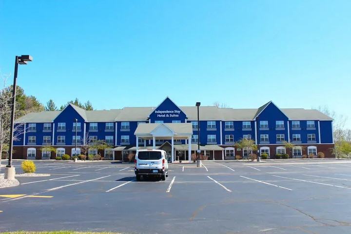 Independence Stay Hotel & Suites - Door County, WI
