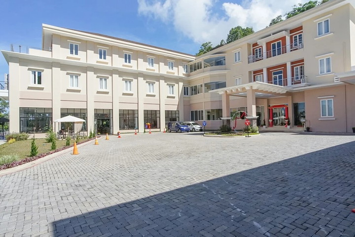 Hotel Villa Emitta - Tomohon