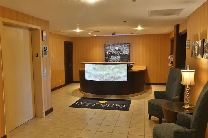 Ivy Court Inn & Suites - South Bend, IN