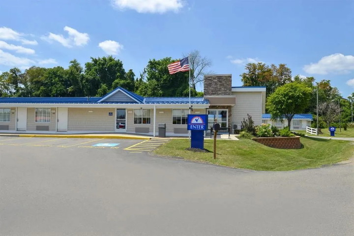 Americas Best Value Inn St. Clairsville Wheeling - 惠靈