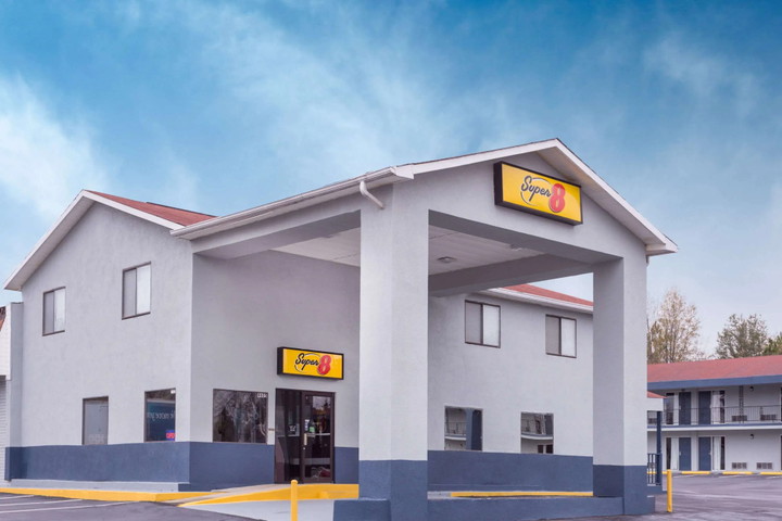Super 8 By Wyndham Locust Grove - Hampton, GA