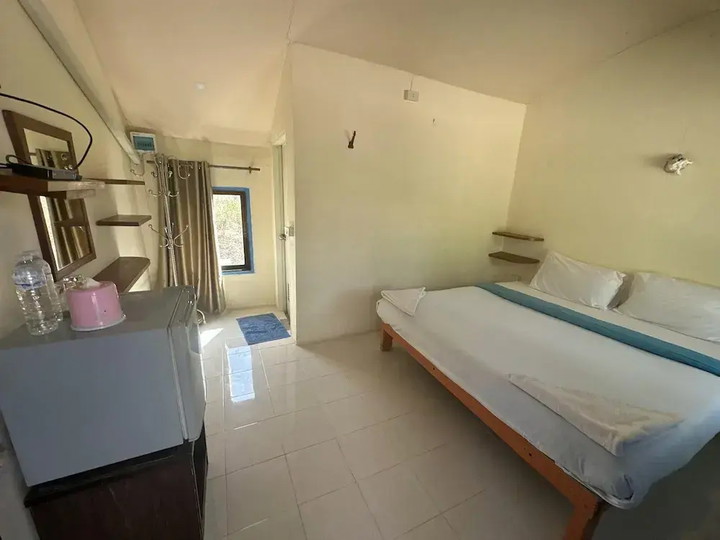 Titanic Hotel Lonely Beach Market - Ko Chang