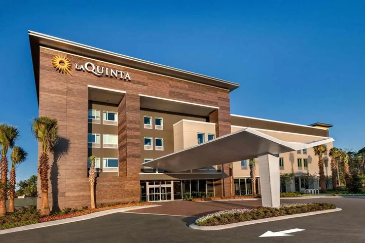 La Quinta Inn & Suites Orlando Idrive Theme Parks - Kissimmee, FL