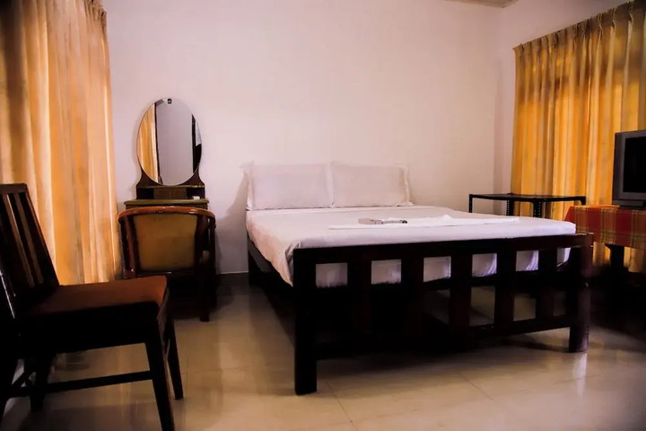 Backwater Retreat Resort - Kumarakom - Kottayam