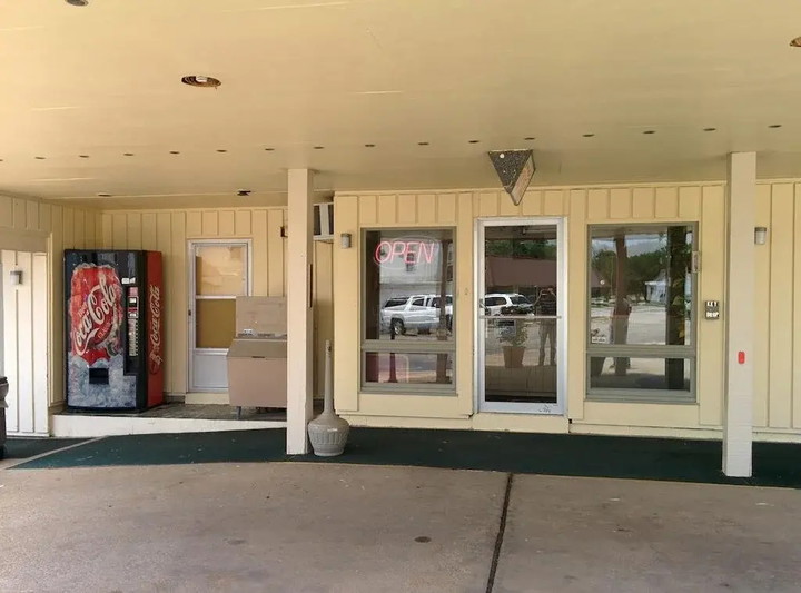 Stones Motel - Santa Claus, IN