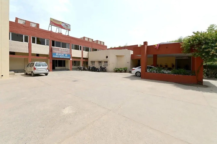 Magpie Tourist Resort - Delhi, India