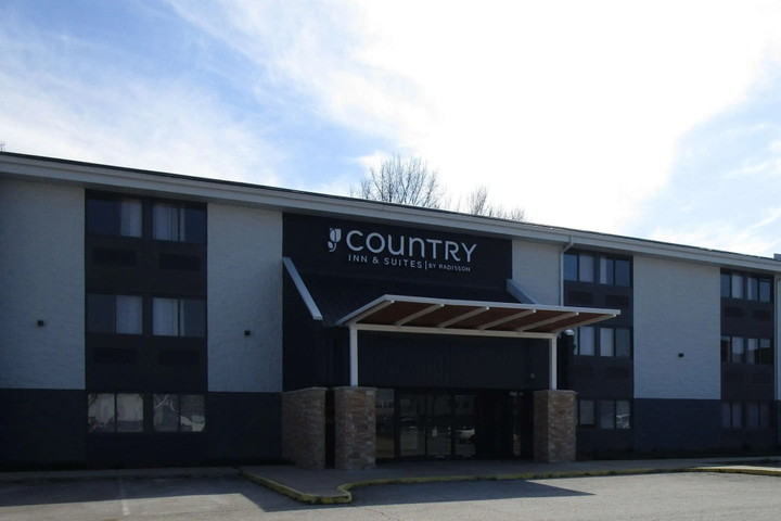 Country Inn & Suites By Radisson Dunbar Charleston Hotel - Charleston, WV