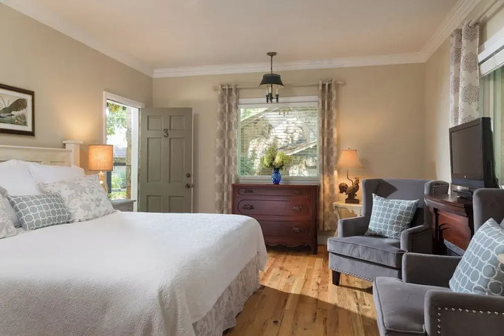 Chanticleer Inn Bed & Breakfast - Georgia, GA