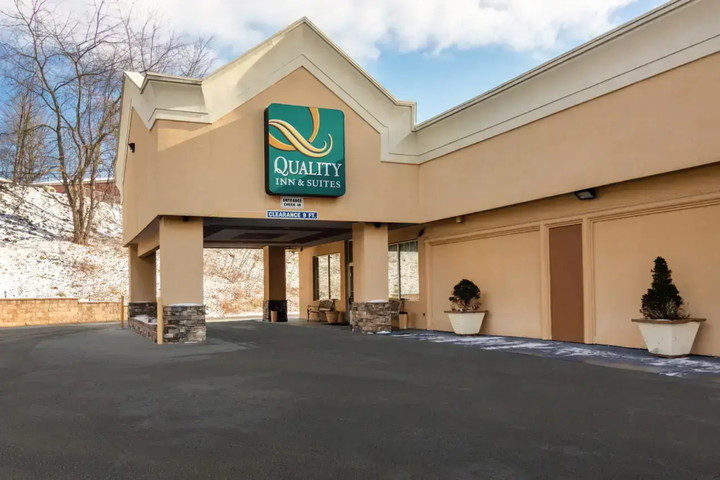 Quality Inn & Suites Indiana South - Indiana, PA