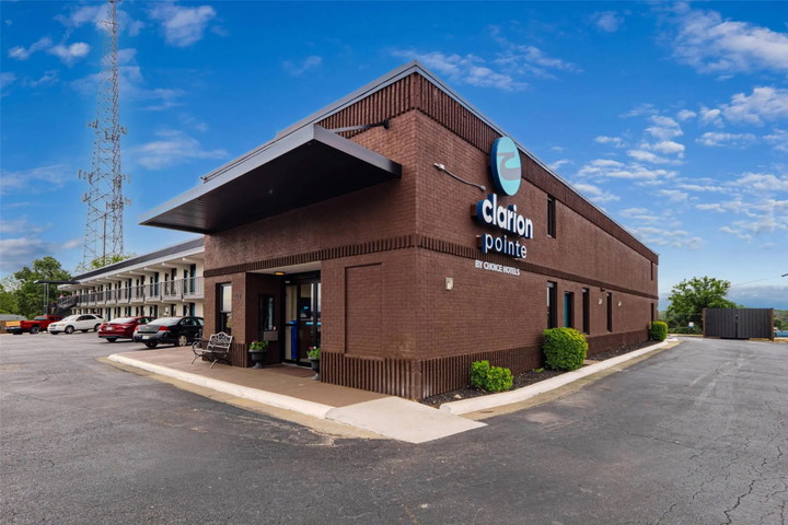 Clarion Pointe Winston – Salem Downtown - Winston-Salem, NC