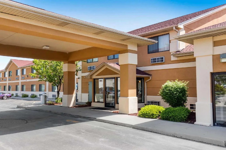 Quality Inn Monee I-57 - Country Club Hills, IL